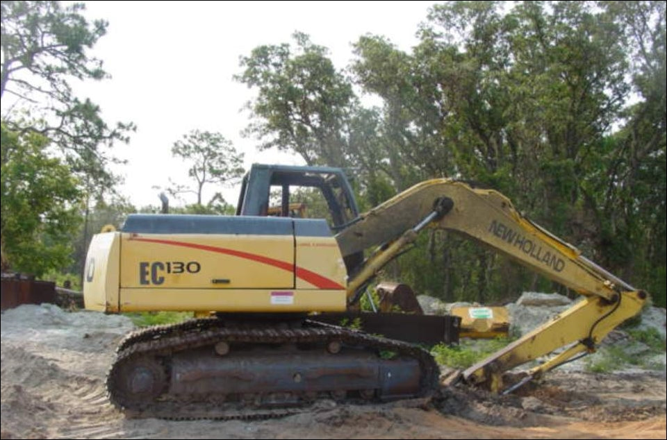 Manual De Serviço NEW HOLLAND - EC130 - Escavadeira